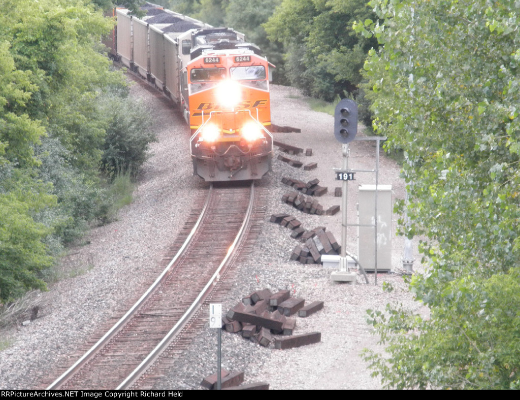 Eastbound coal at Minnehaha Creek